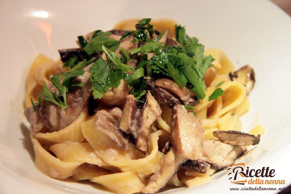 Tagliatelle ai funghi porcini | Ricette della Nonna