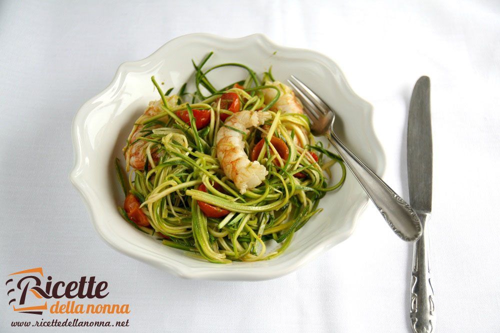 Ricetta Spaghetti di zucchine con pomodorini e gamberoni | Ricette ...