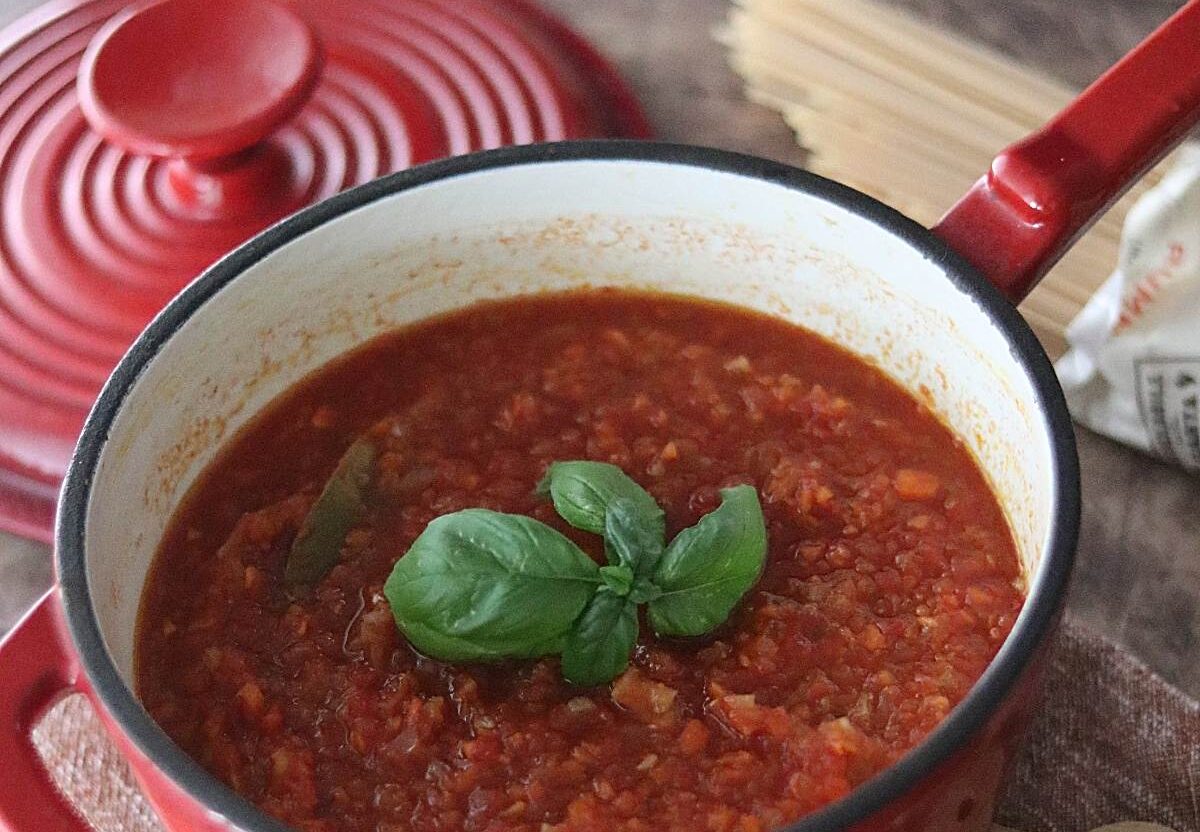 Come fare il sugo finto, ricetta del sugo senza carne | Ricette della Nonna
