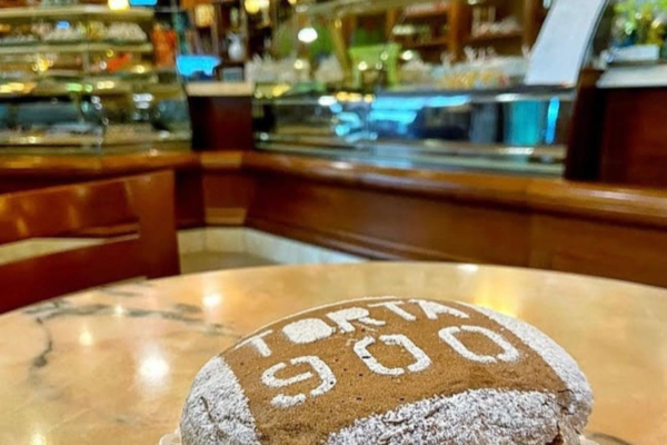 Torta Novecento, cent’anni e non sentirli. Storia e com’è fatta la ...