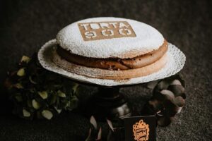 Torta Novecento, cent’anni e non sentirli. Storia e com’è fatta la ...