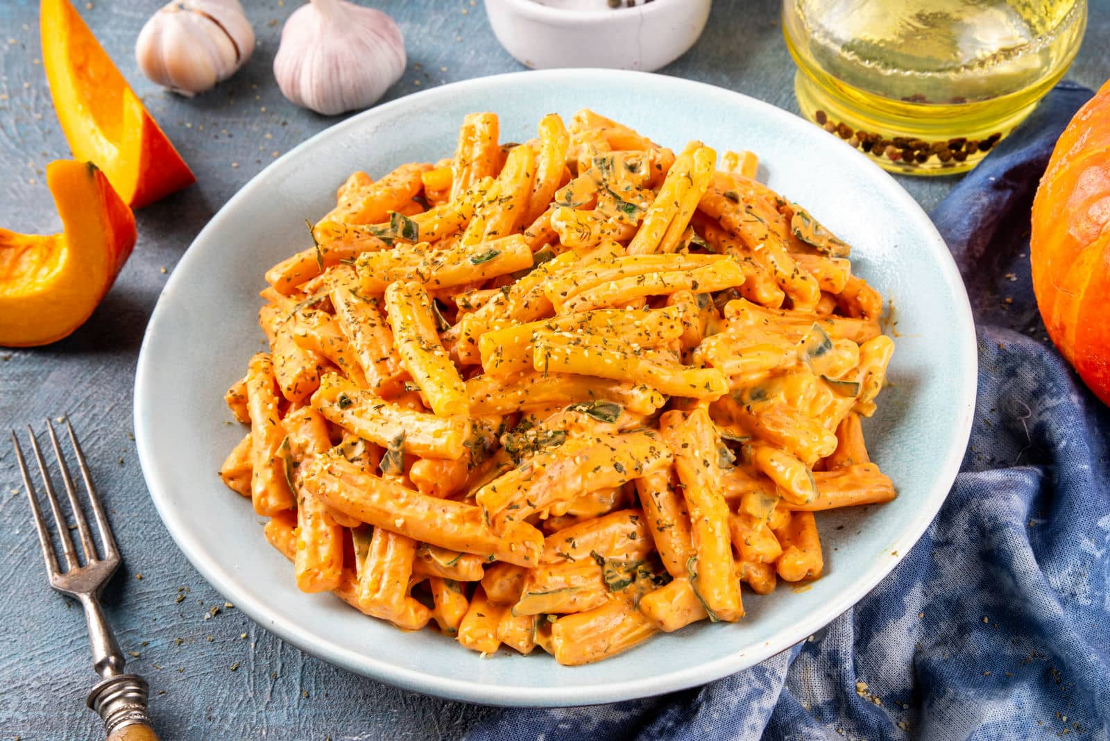 Pasta con la zucca e pancetta: ricetta autunnale facile e veloce ...