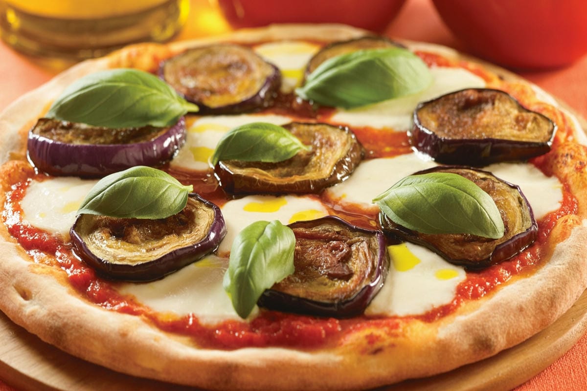 Pizza alle melanzane | Ricette della Nonna